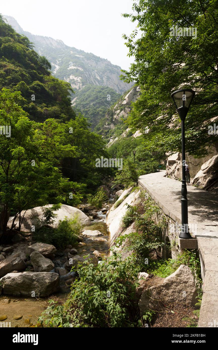 Huashan gorge hi-res stock photography and images - Alamy