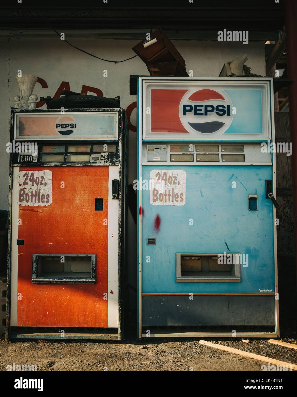 Historic vending machines hi-res stock photography and images - Alamy