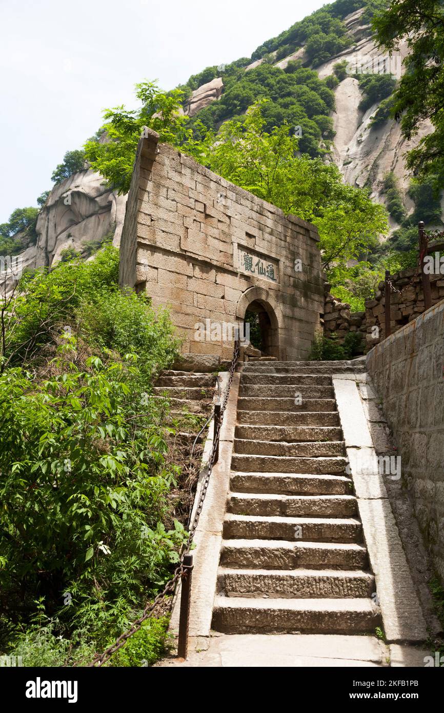 Five stair temple hi-res stock photography and images - Alamy