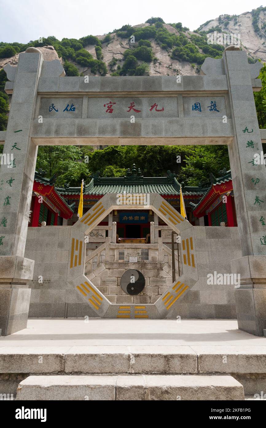 Mount huashan temple hi-res stock photography and images - Alamy