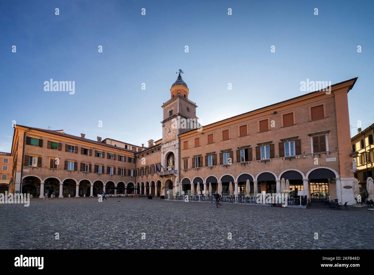 Portici del comune hi-res stock photography and images - Alamy