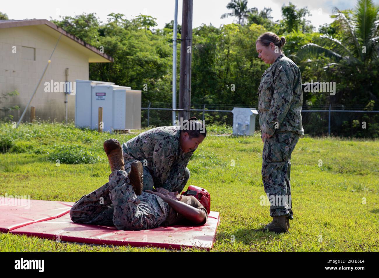 SANTA RITA, Guam (Sept. 1, 2022) Sailors from Navy Cargo Handling ...