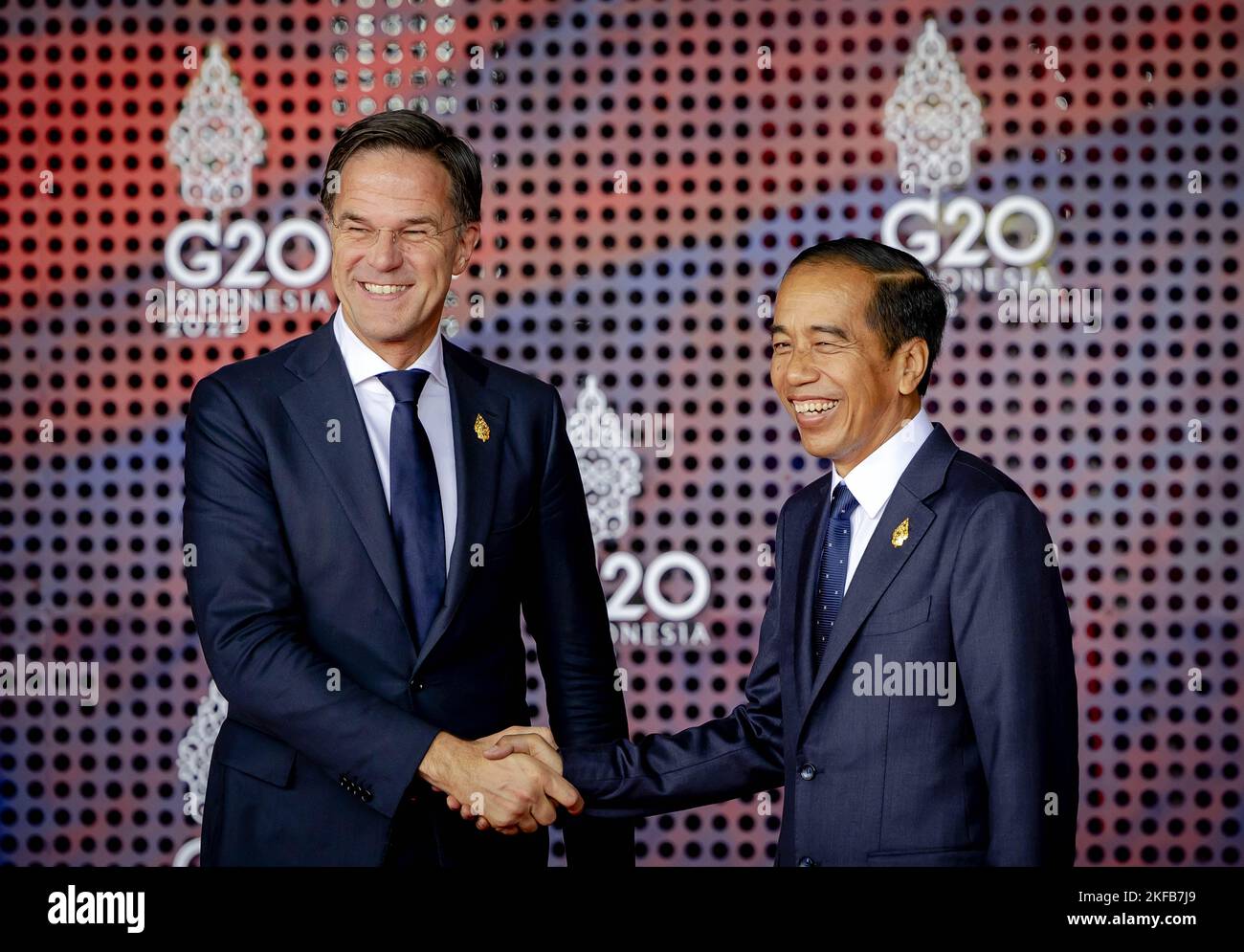 DENPASAR - Prime Minister Mark Rutte is received by the President of ...