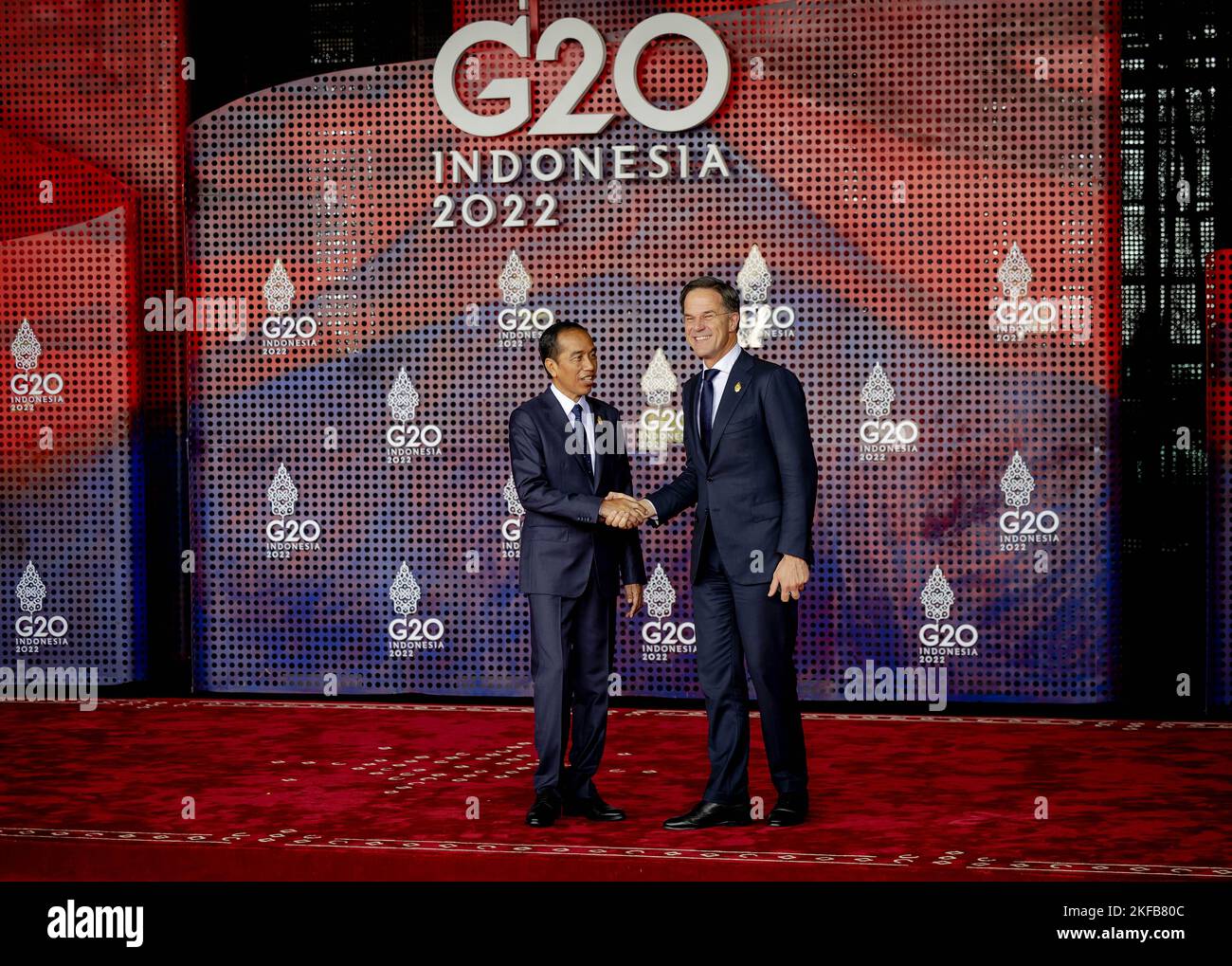 DENPASAR - Prime Minister Mark Rutte is received by the President of Indonesia Joko Widodo ...