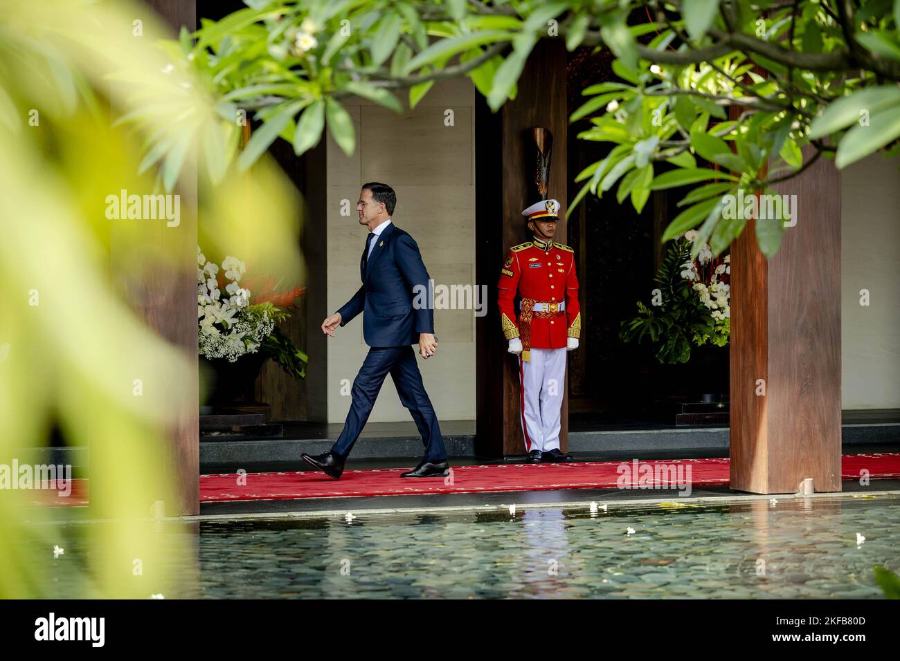 DENPASAR - Prime Minister Mark Rutte is received by the President of ...