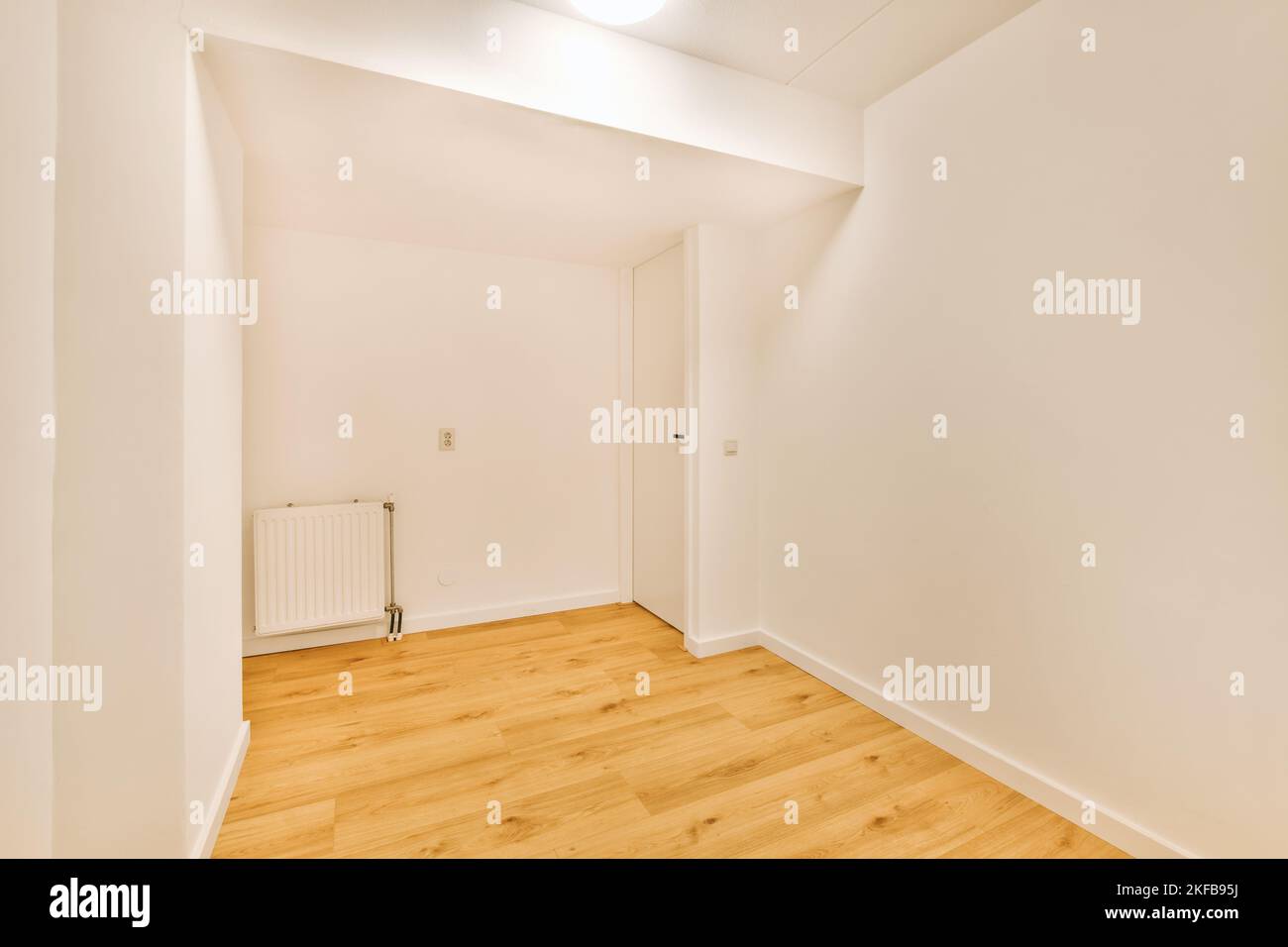 A cozy and spacious empty room in a luxury house Stock Photo - Alamy