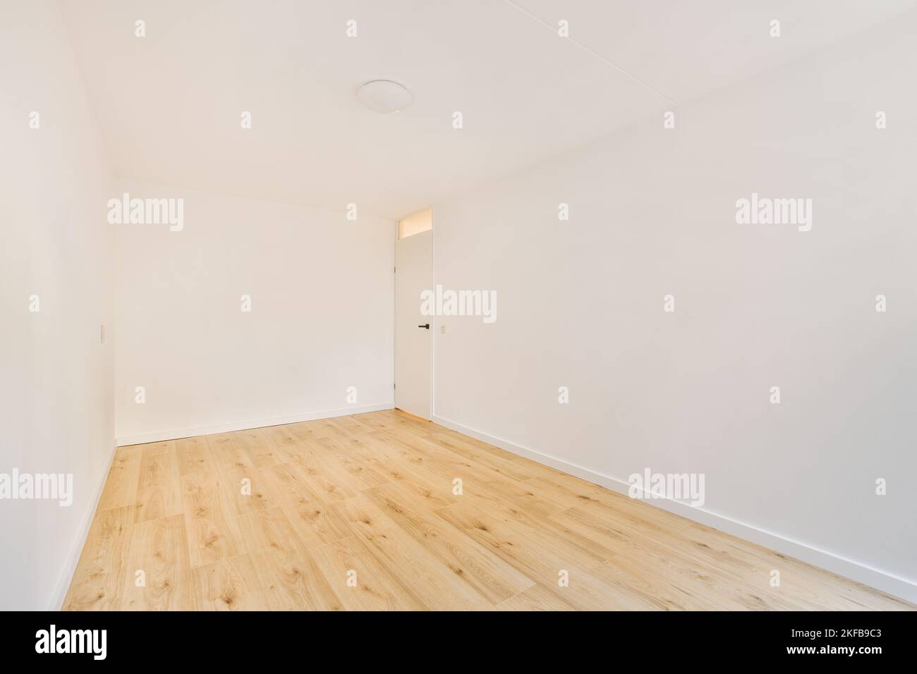 A cozy and spacious empty room in a luxury house Stock Photo - Alamy