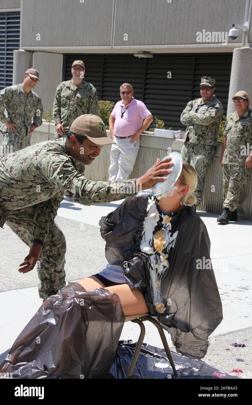 Face in the pie hi-res stock photography and images - Alamy