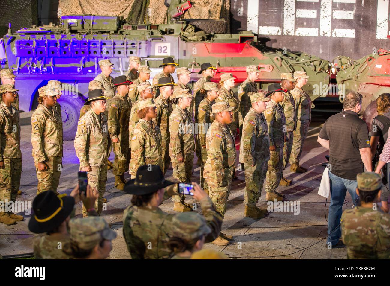 More than 30 Fort Hood Soldiers prepare to recite the oath of ...