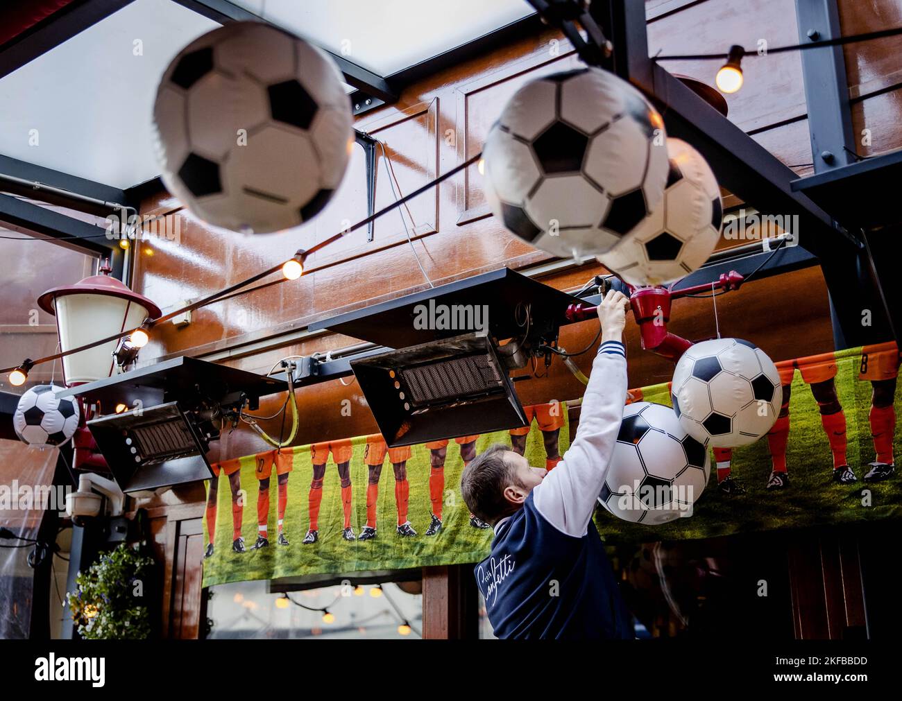 APELDOORN - A cafe has been decorated in the run-up to the World Cup in ...
