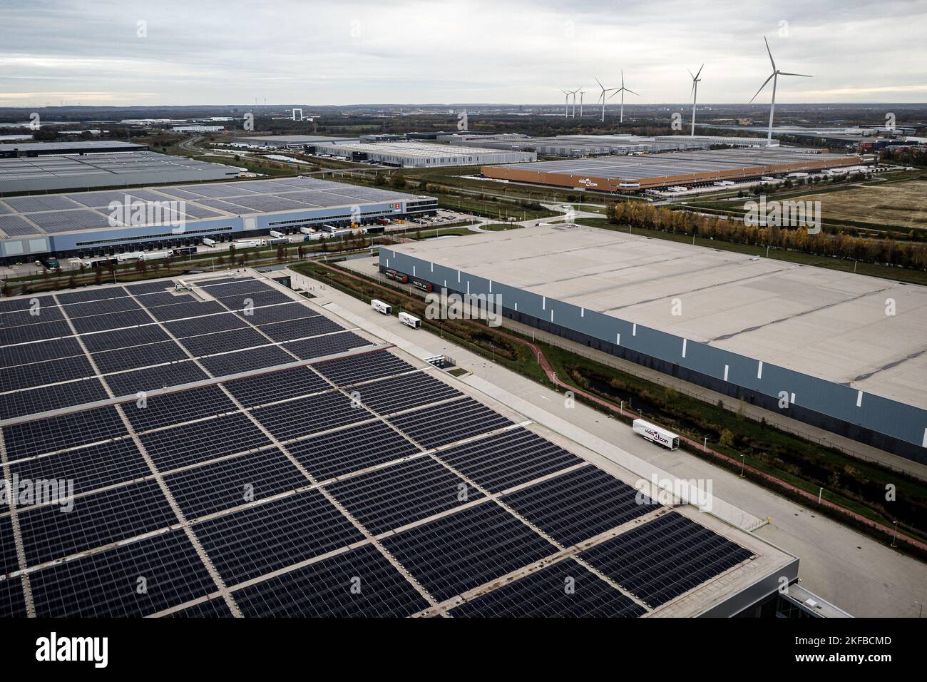 VENLO - A drone photo of distribution centers on the Trade Port ...
