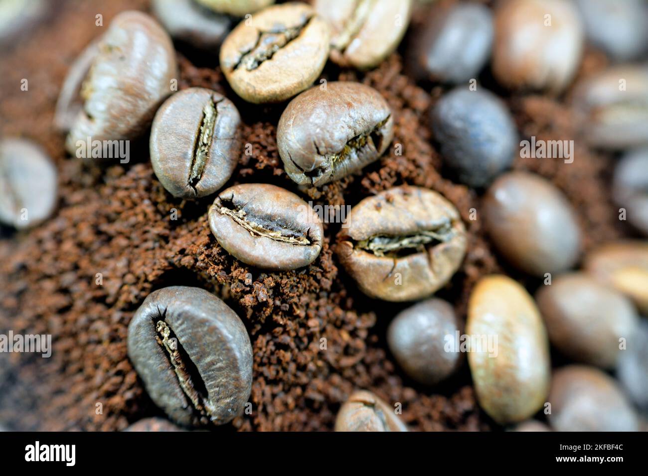 Arabic coffee roaster hi-res stock photography and images - Alamy