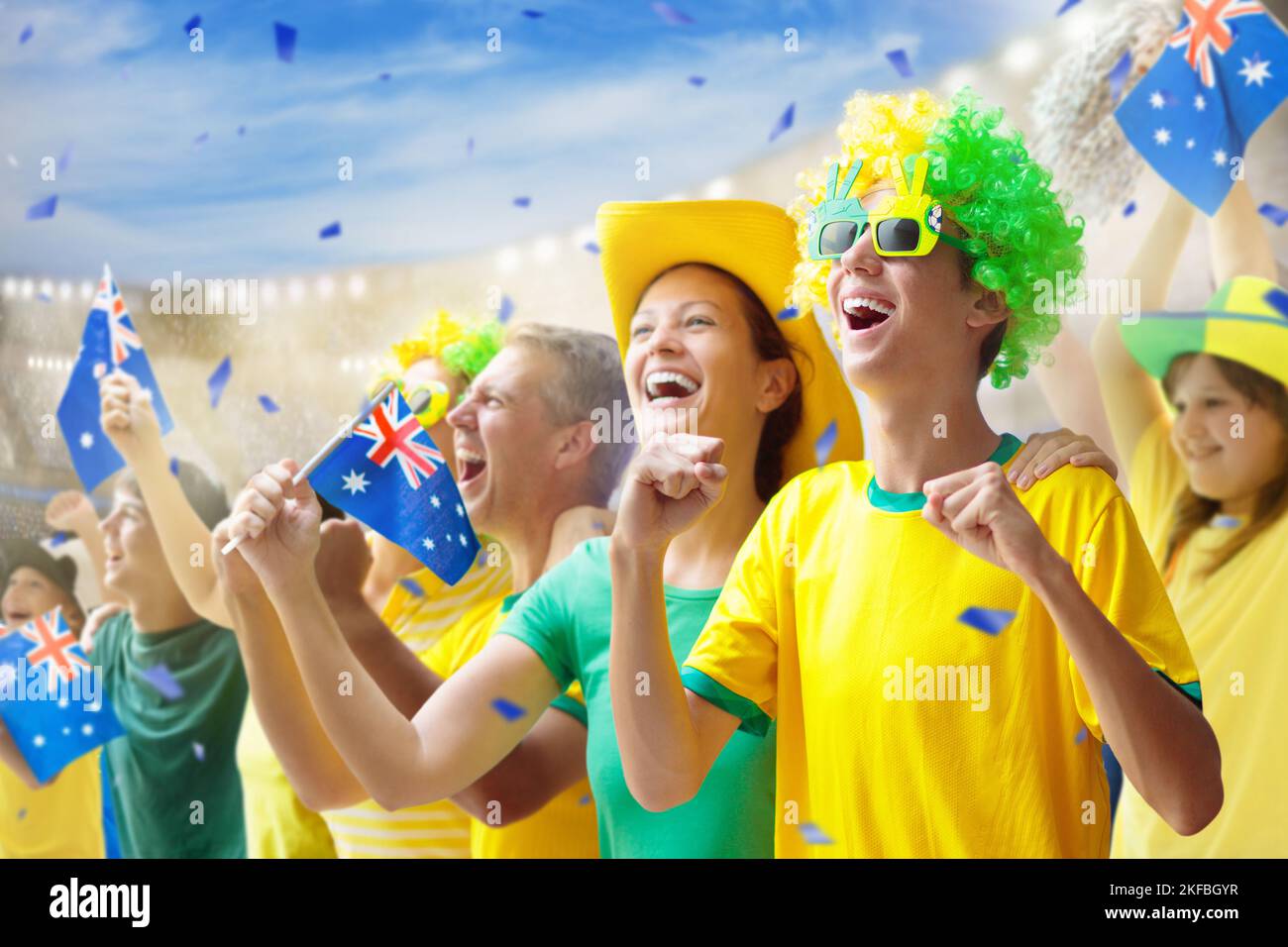 Cricket stadium crowd hi-res stock photography and images - Alamy