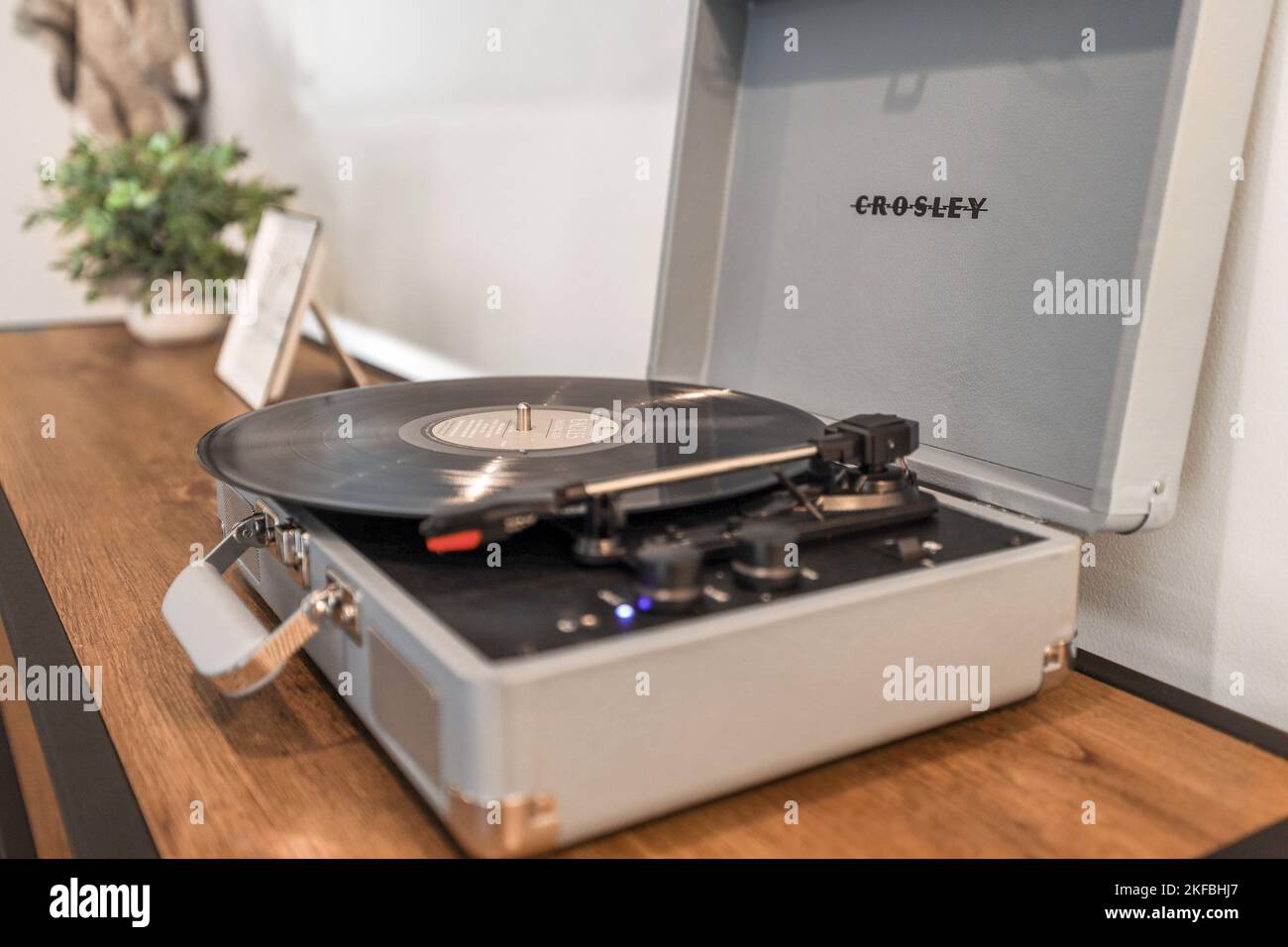 Crosley record player hi-res stock photography and images - Alamy