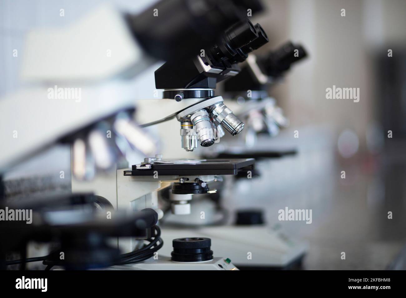Microscope scientific tool hi-res stock photography and images - Alamy