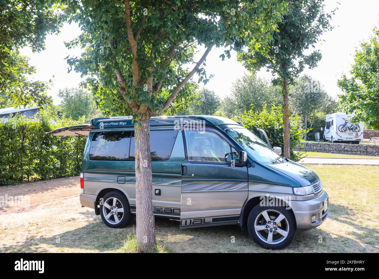 Mazda,Mazda Bongo,Mazda Bongo Friendee,campervan,van,van life,parked,up ...