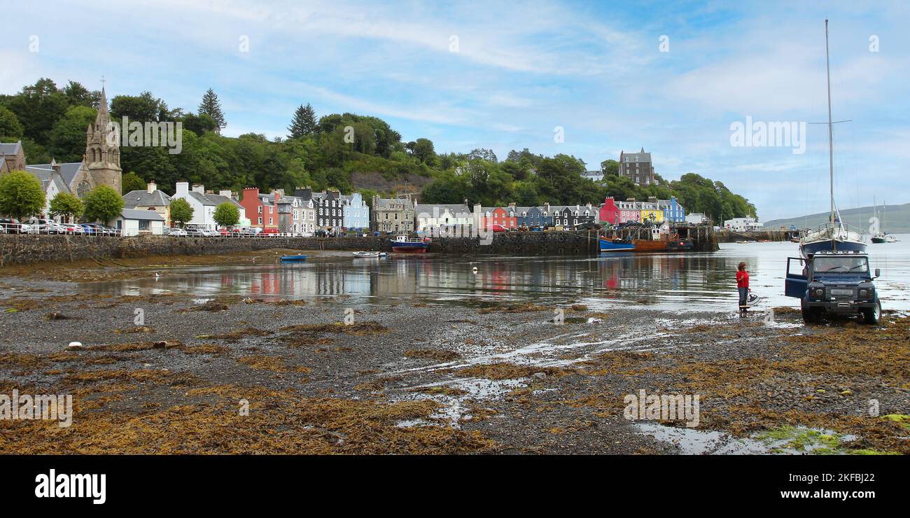 Tobermory Harbour al Low Tide, Tobermory, Mull, Isle of Mull, Hebrides ... Tobermory Harbour al Low Tide, Tobermory, Mull, Isle of Mull, Hebrides ...