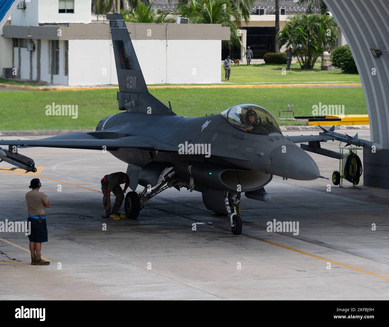 A U.S. Air Force F-16 Fighting Falcon assigned to the South Carolina ...