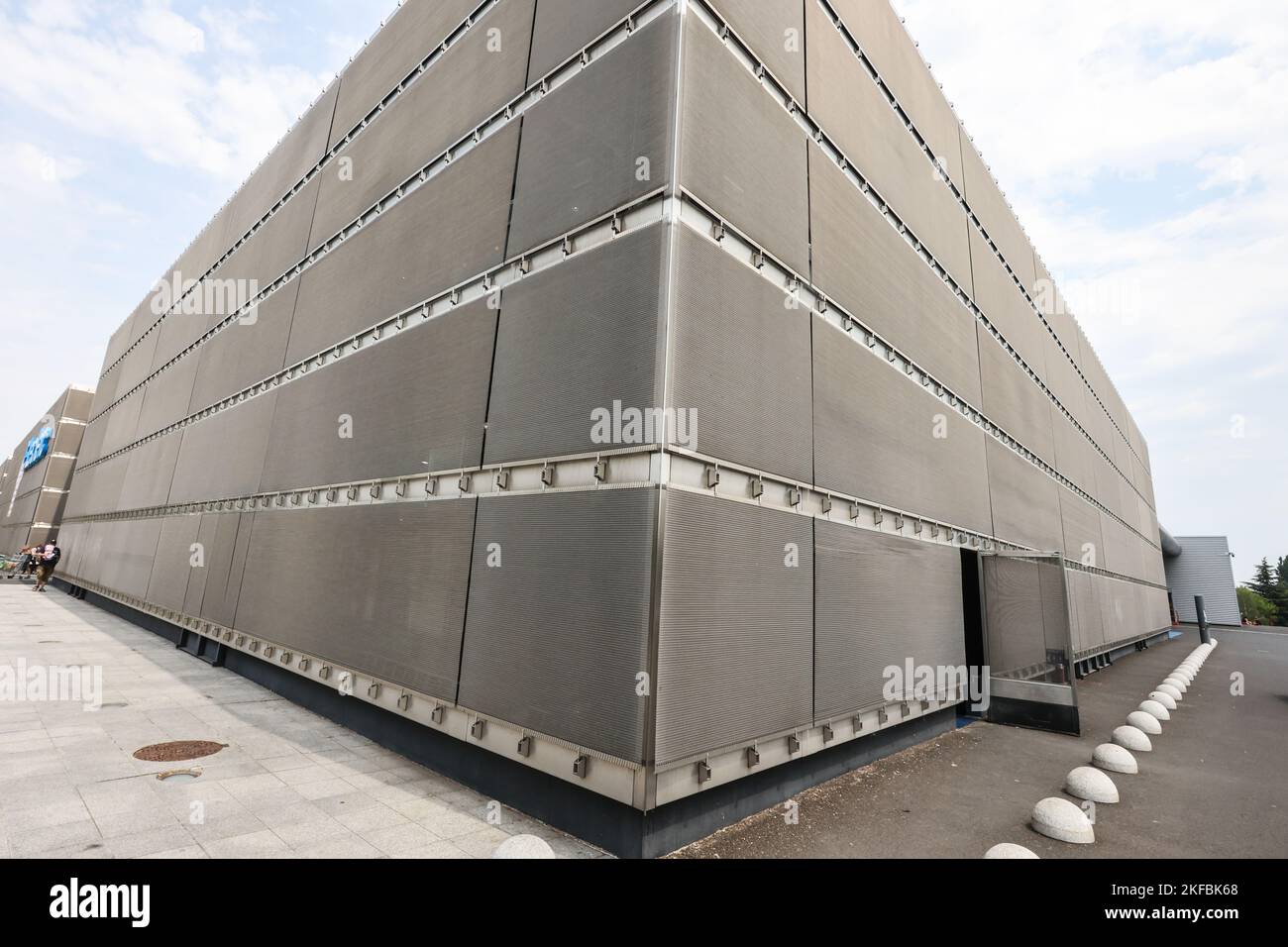 At,E.Leclerc,large,hyper market,hypermarket,chain,chain store,retail ...