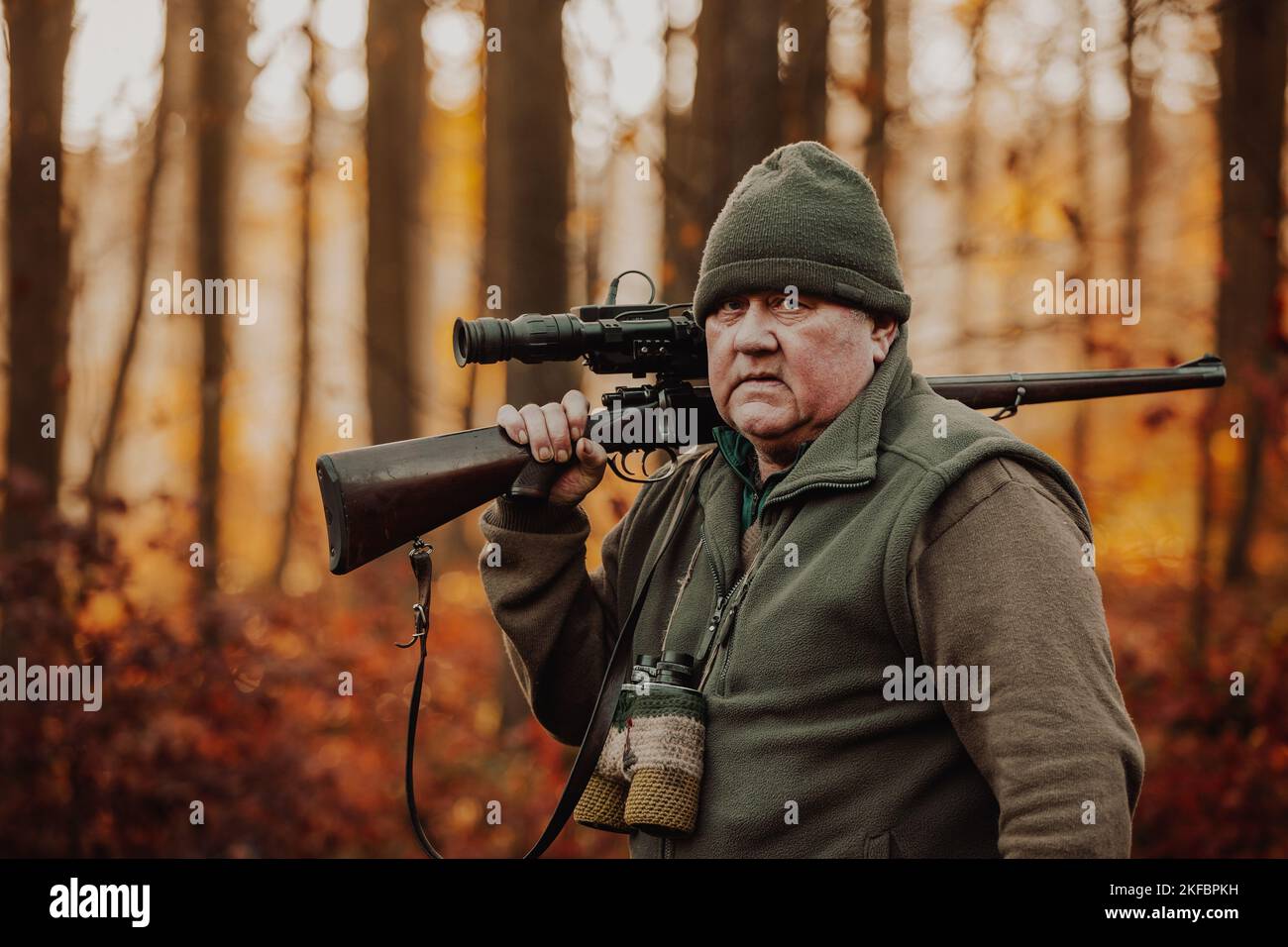 Man dog gun silhouette hi-res stock photography and images - Alamy