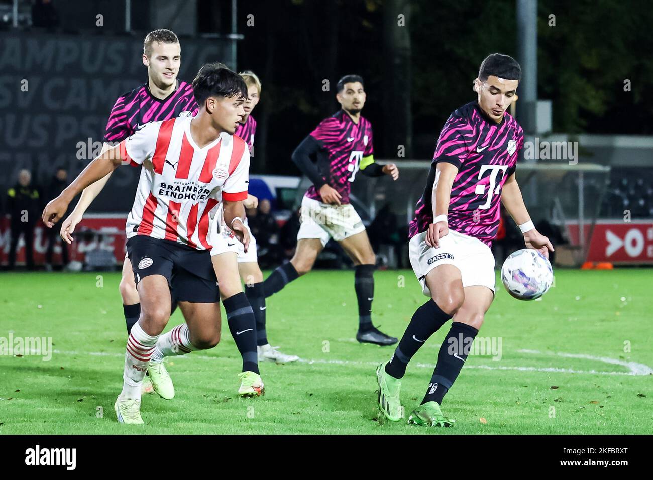 EINDHOVEN, 17-11-2022 ,De Herdgang Keuken Kampioen Divisie, Dutch ...