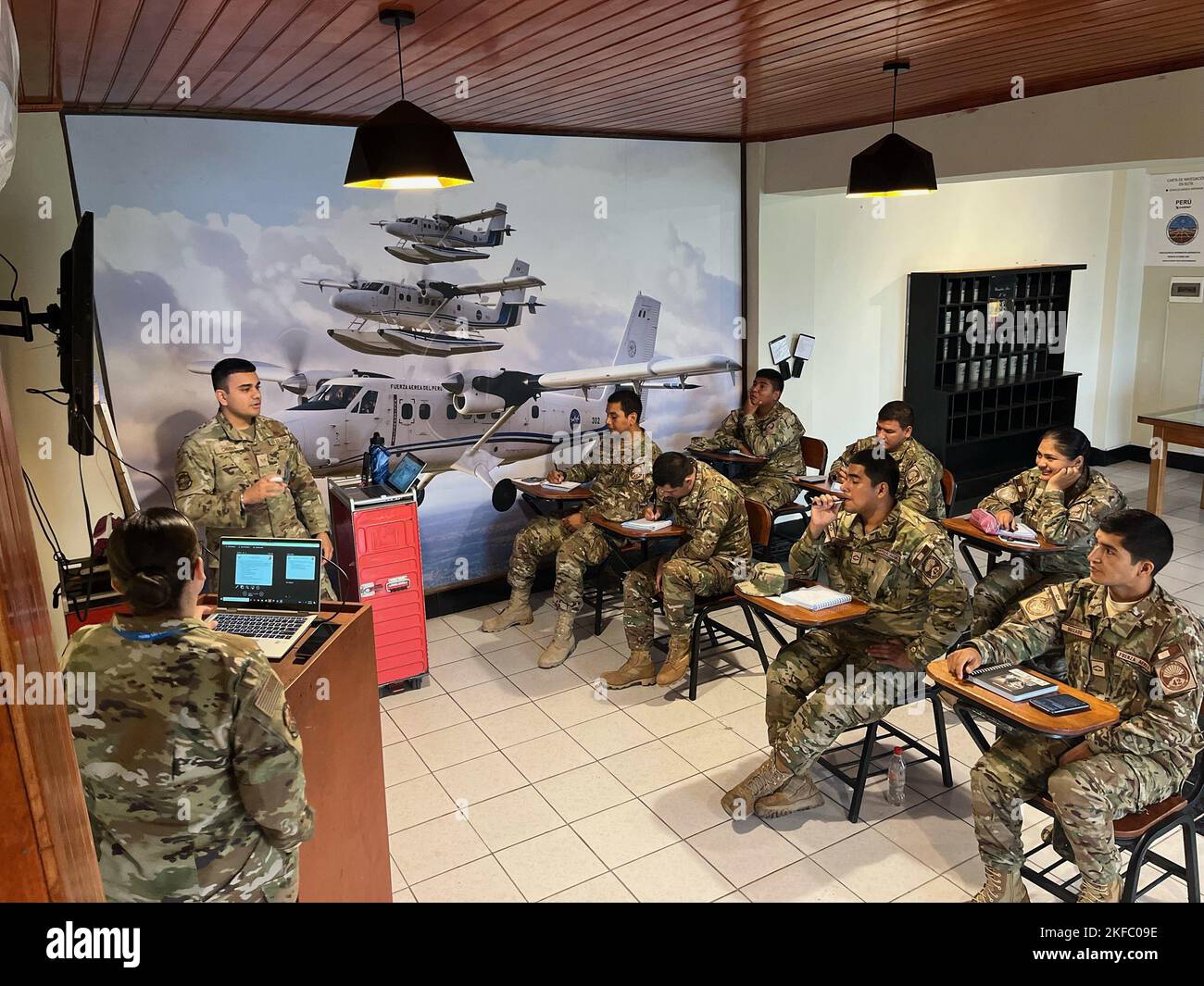 Fuerza aerea de peru hi-res stock photography and images - Alamy