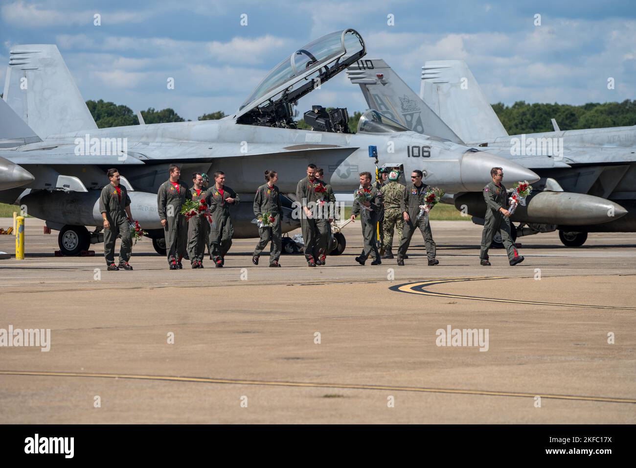 220905-N-SH953-1124 Virginia Beach, Va. (Sept. 5, 2022) - The “Red Rippers” of Strike Fighter ...