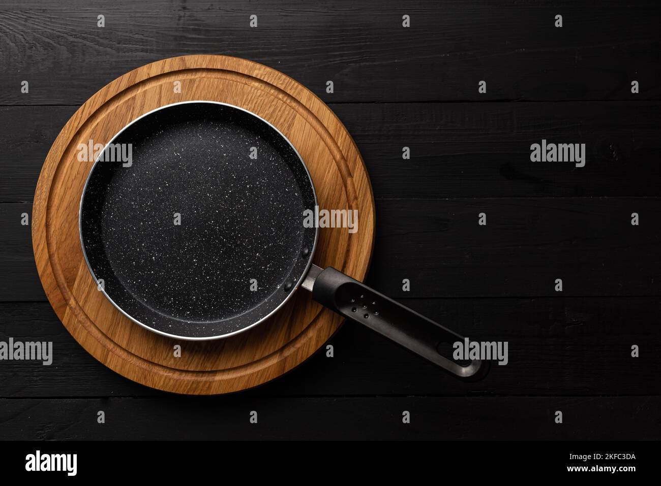 Empty fry plate hi-res stock photography and images - Alamy