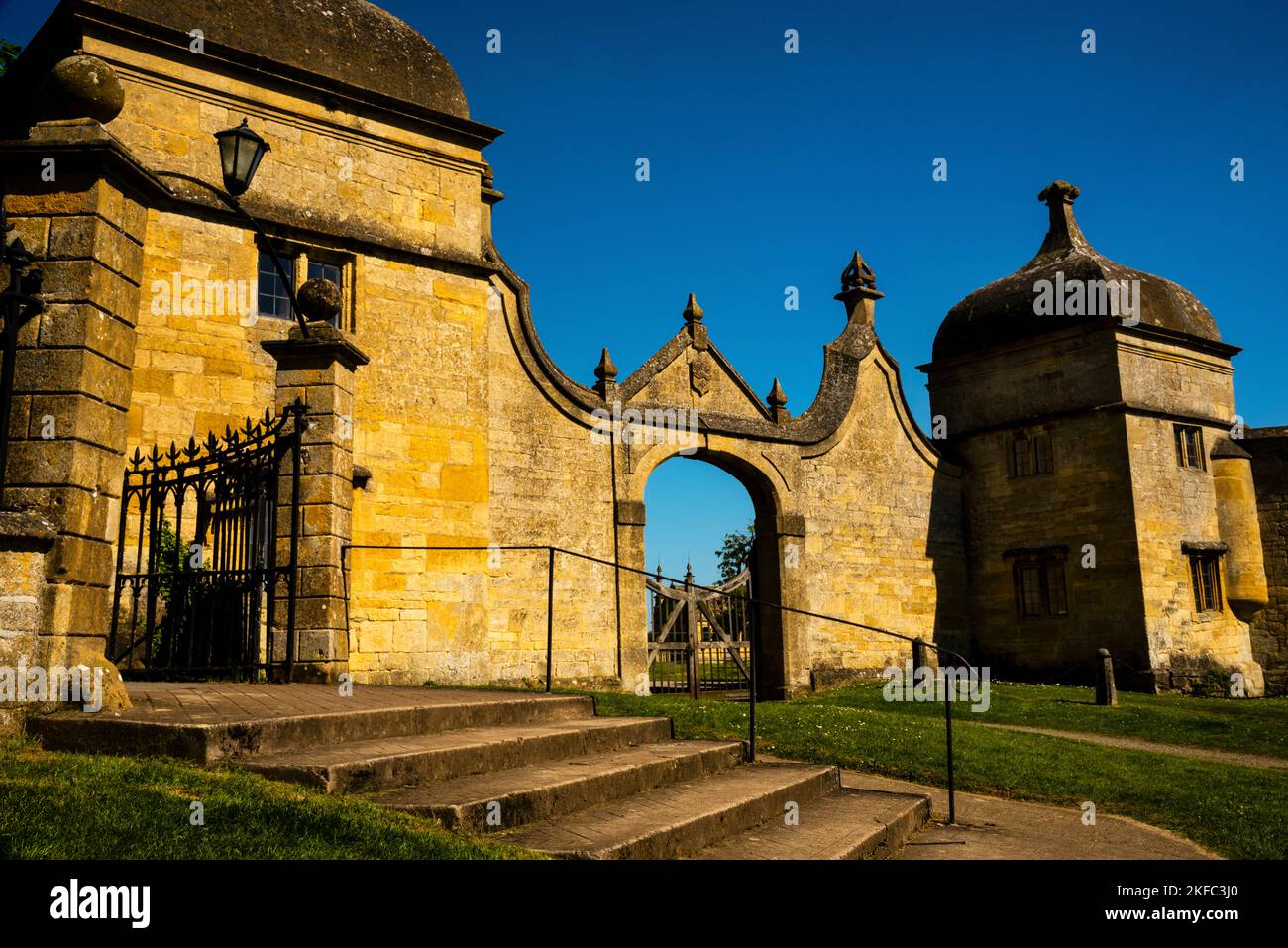 Jacobean renaissance architecture hi-res stock photography and images ...