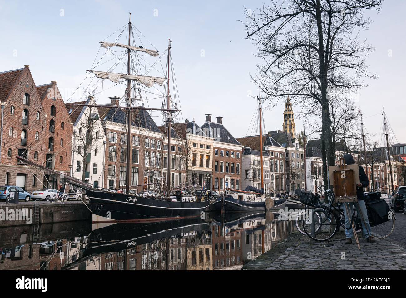 Dutch Cities - Groningen. In pictures: Artist at work on the quay of ...