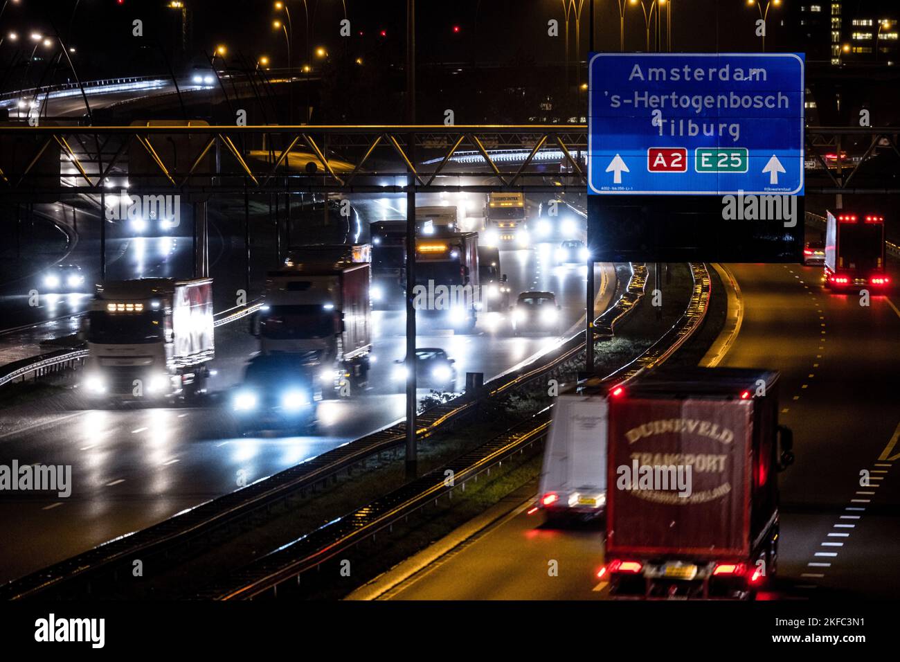 EINDHOVEN - Crowds on the A2 motorway near Eindhoven. Rijkswaterstaat ...