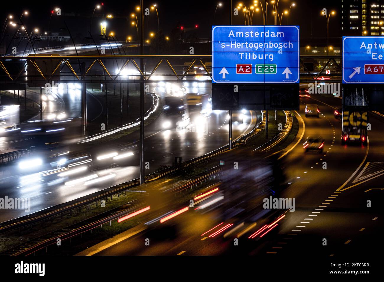 EINDHOVEN - Crowds on the A2 motorway near Eindhoven. Rijkswaterstaat ...