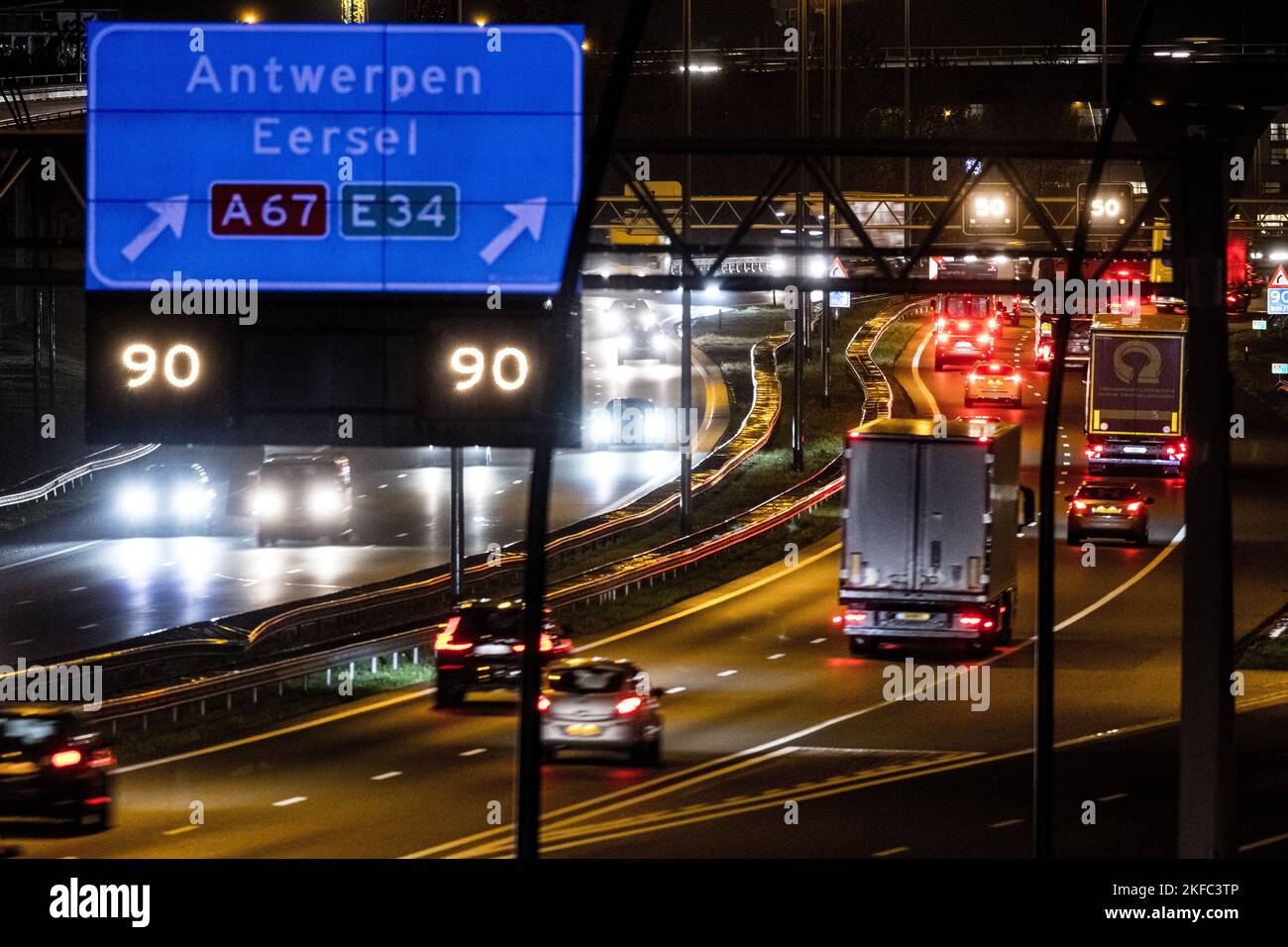 EINDHOVEN - Crowds on the A2 motorway near Eindhoven. Rijkswaterstaat ...