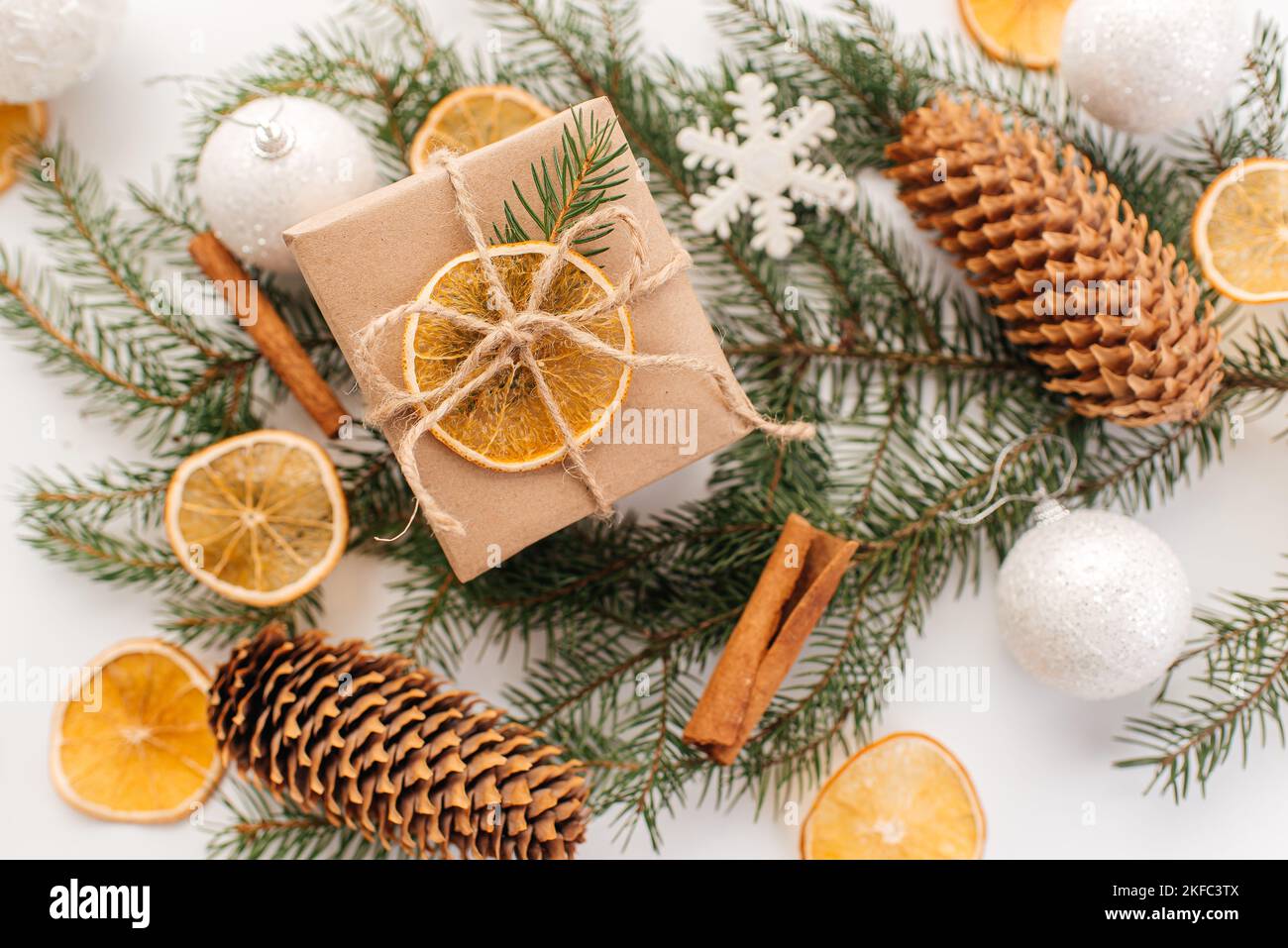 Christmas eco nature gift hi-res stock photography and images - Alamy