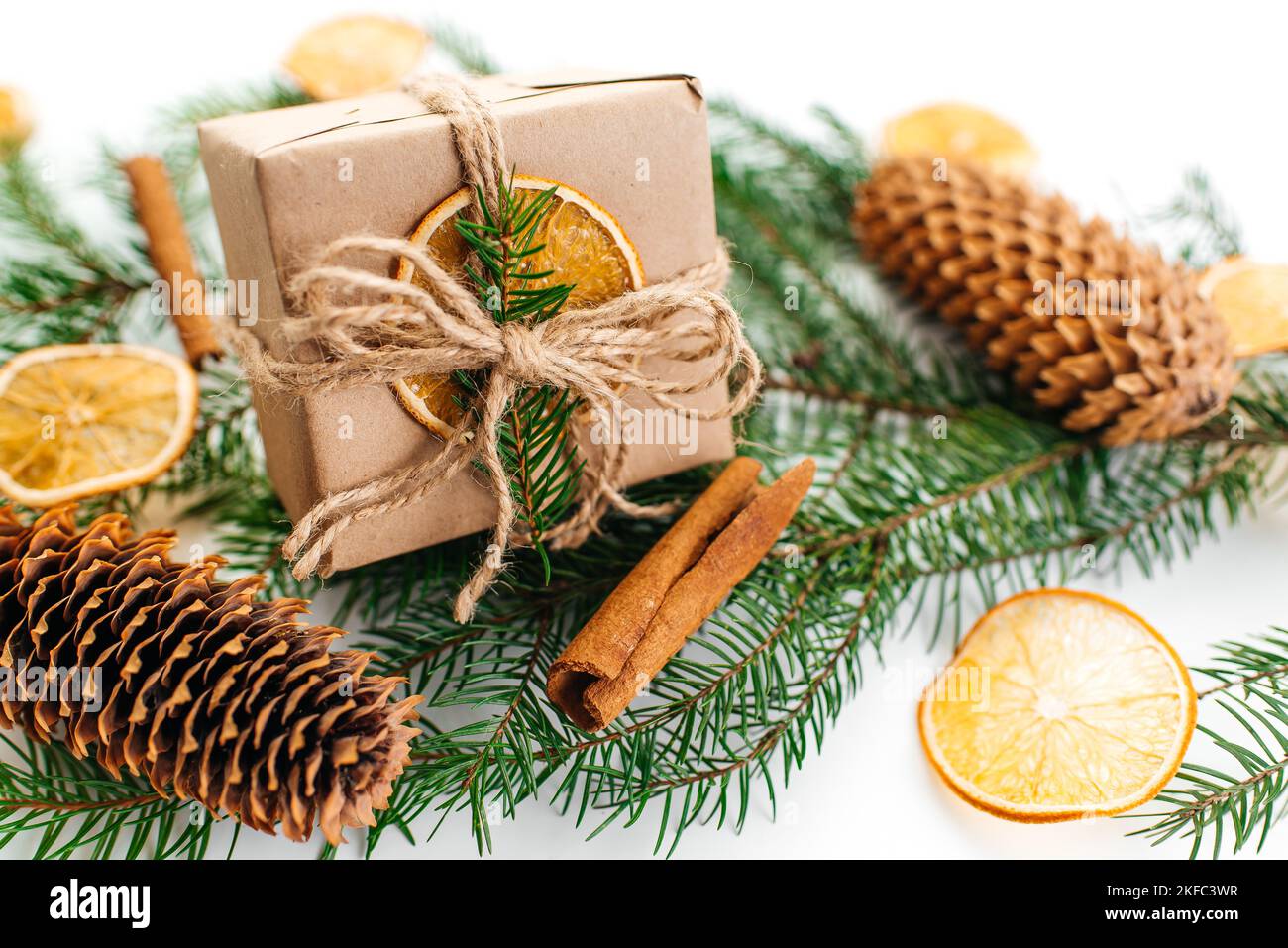Natural christmas decoration hi-res stock photography and images - Alamy