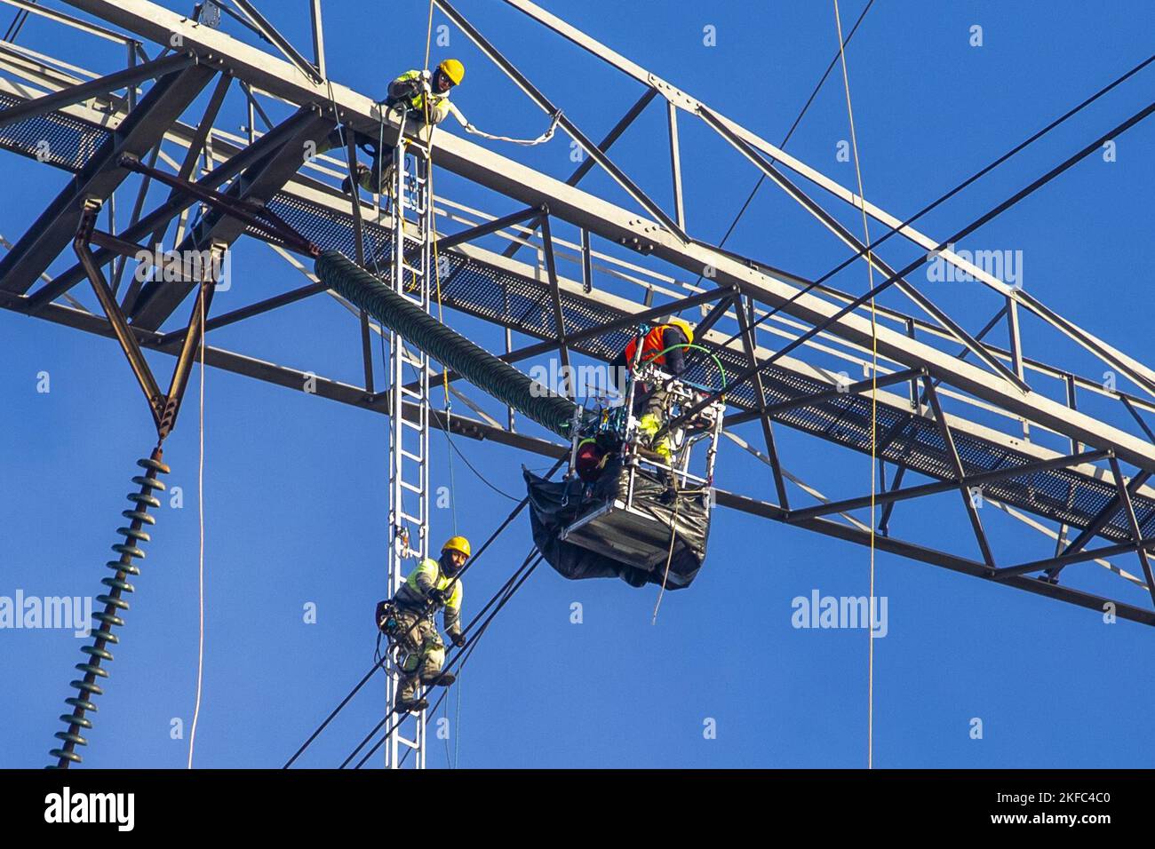 SLIEDRECHT - On Wednesday, November 16, 2022, workers were working at a ...