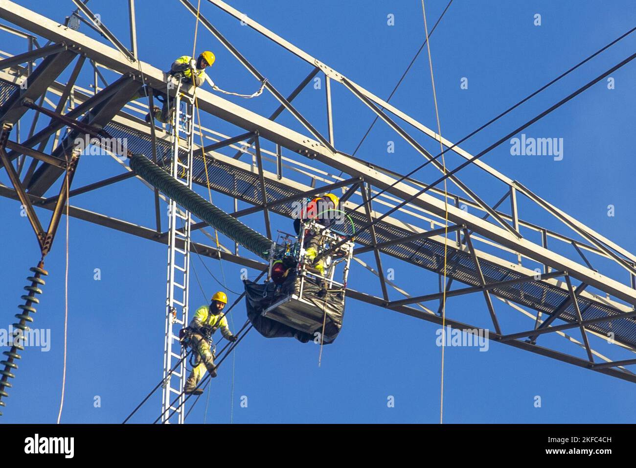 SLIEDRECHT - On Wednesday, November 16, 2022, workers were working at a ...