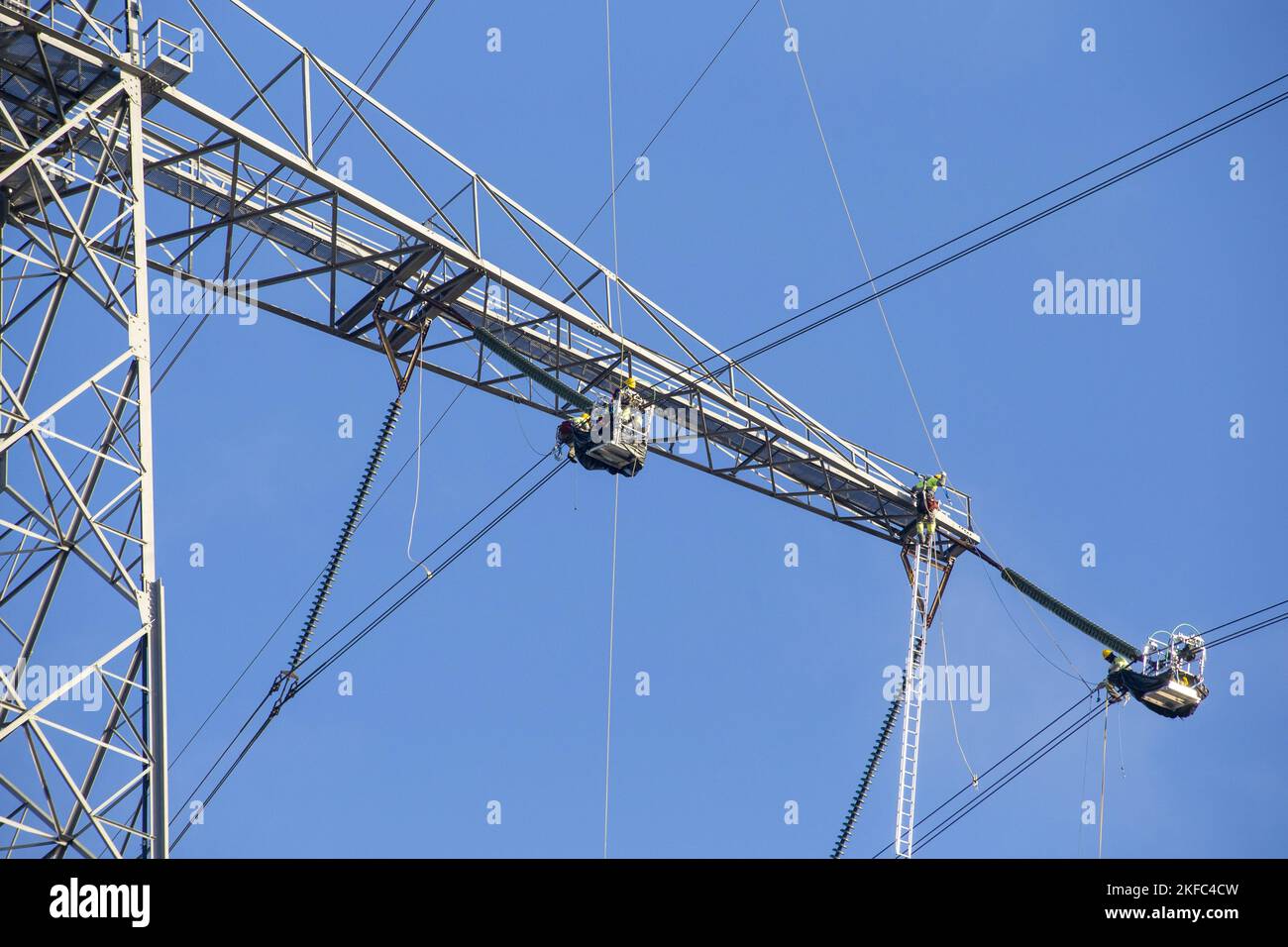 SLIEDRECHT - On Wednesday, November 16, 2022, workers were working at a ...