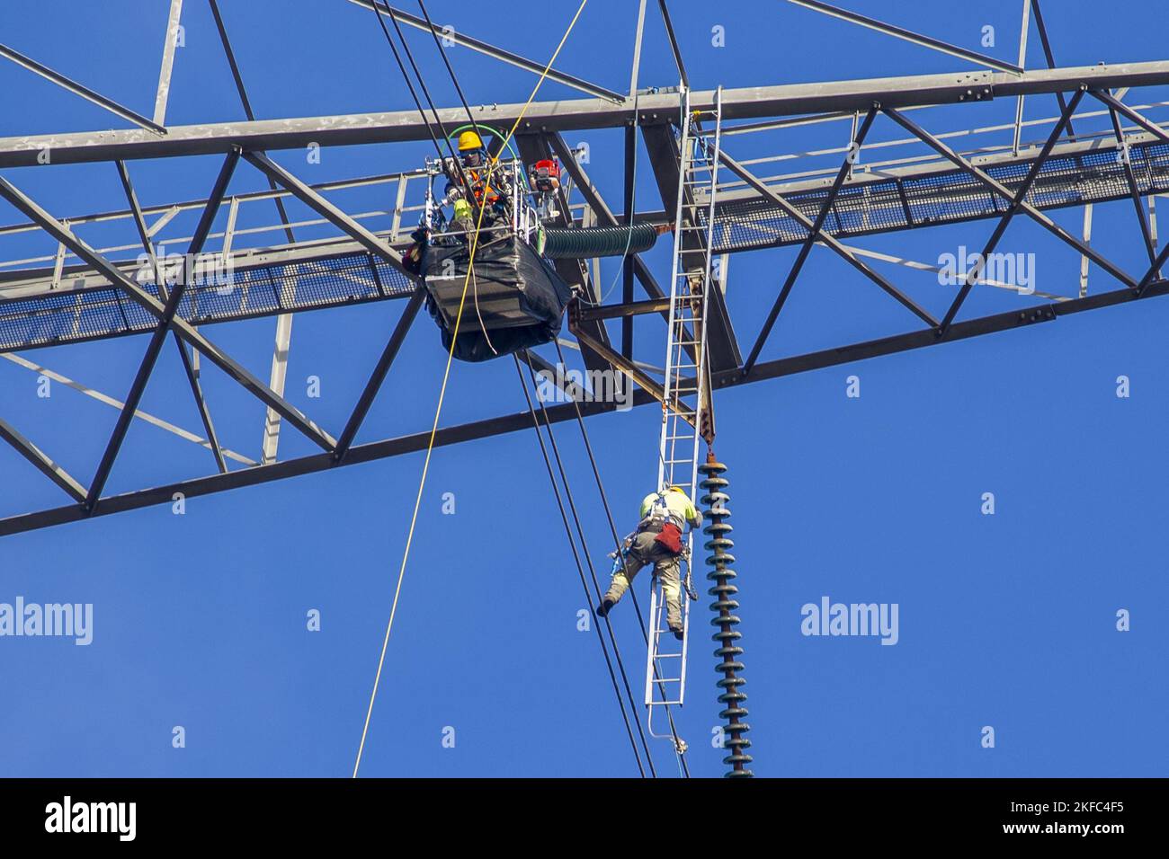 SLIEDRECHT - On Wednesday, November 16, 2022, workers were working at a ...