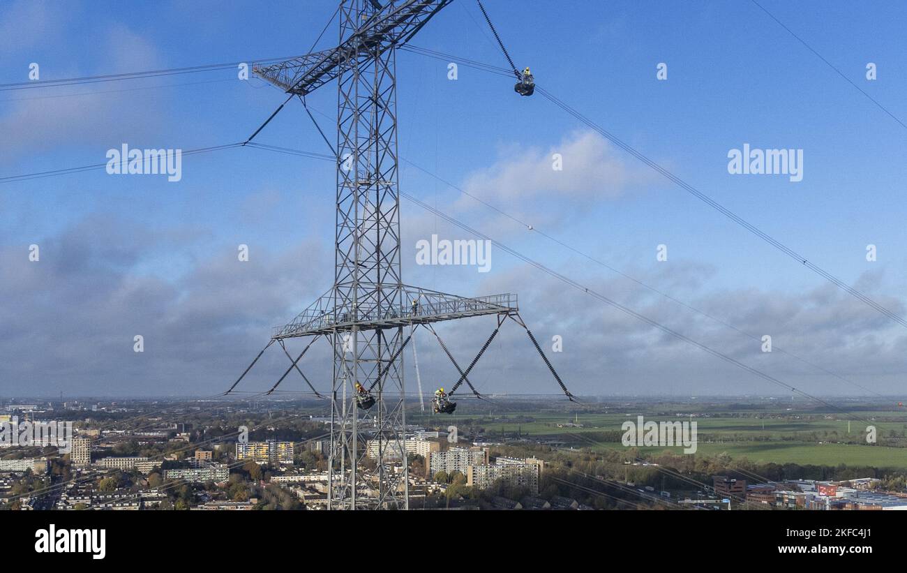 SLIEDRECHT - On Wednesday, November 16, 2022, workers were working at a ...