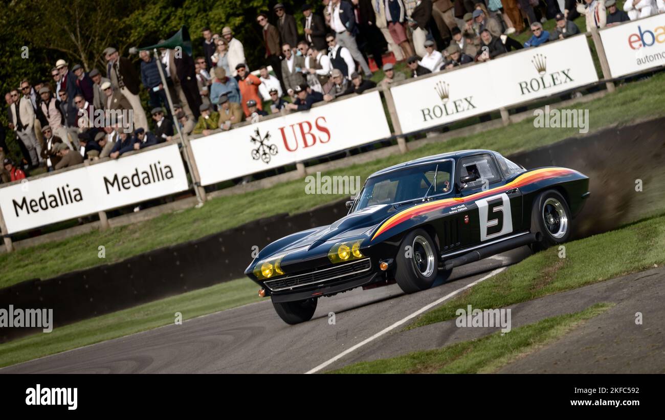 Holme/Jordan Chevrolet Corvette Sting Ray tail on the grass at Madgwick ...