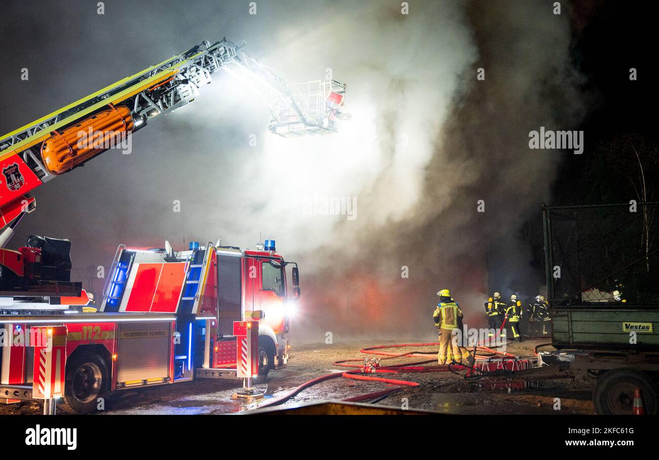 Witzhave, Germany. 17th Nov, 2022. Firefighters extinguish the major ...