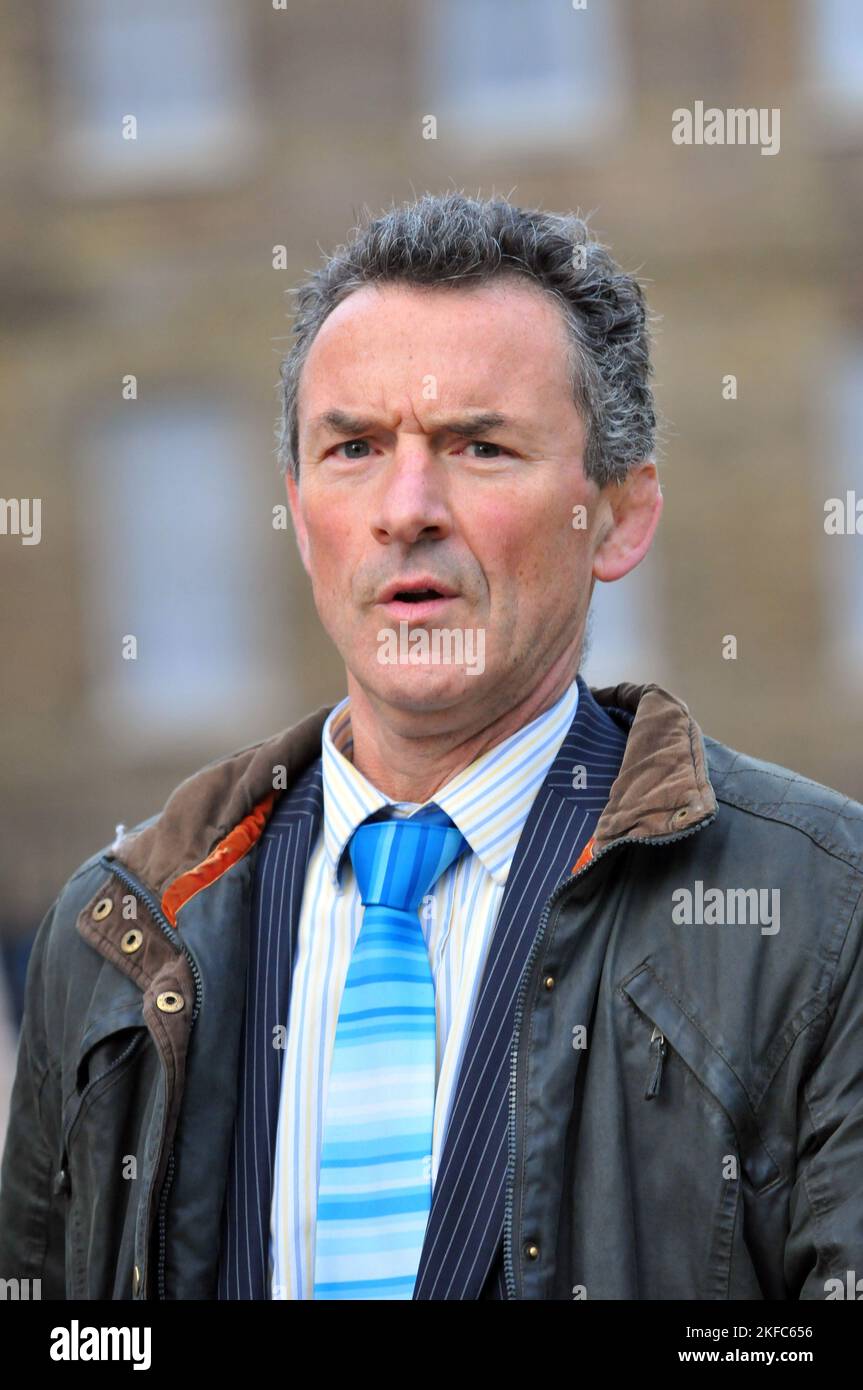 London, UK. 17th Nov, 2022. Politicians outside the Houses of ...