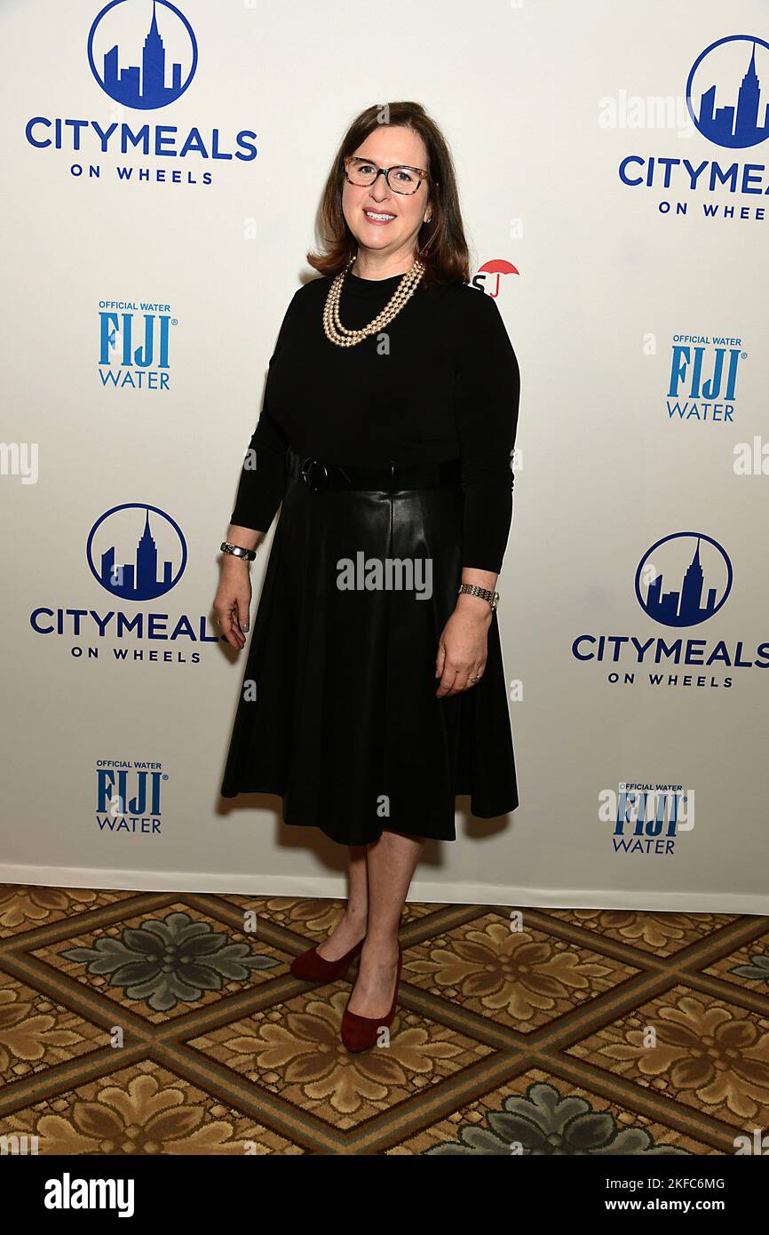 New York, New York, USA. 17/11/2022, Beth Shapiro attends the Citymeals ...