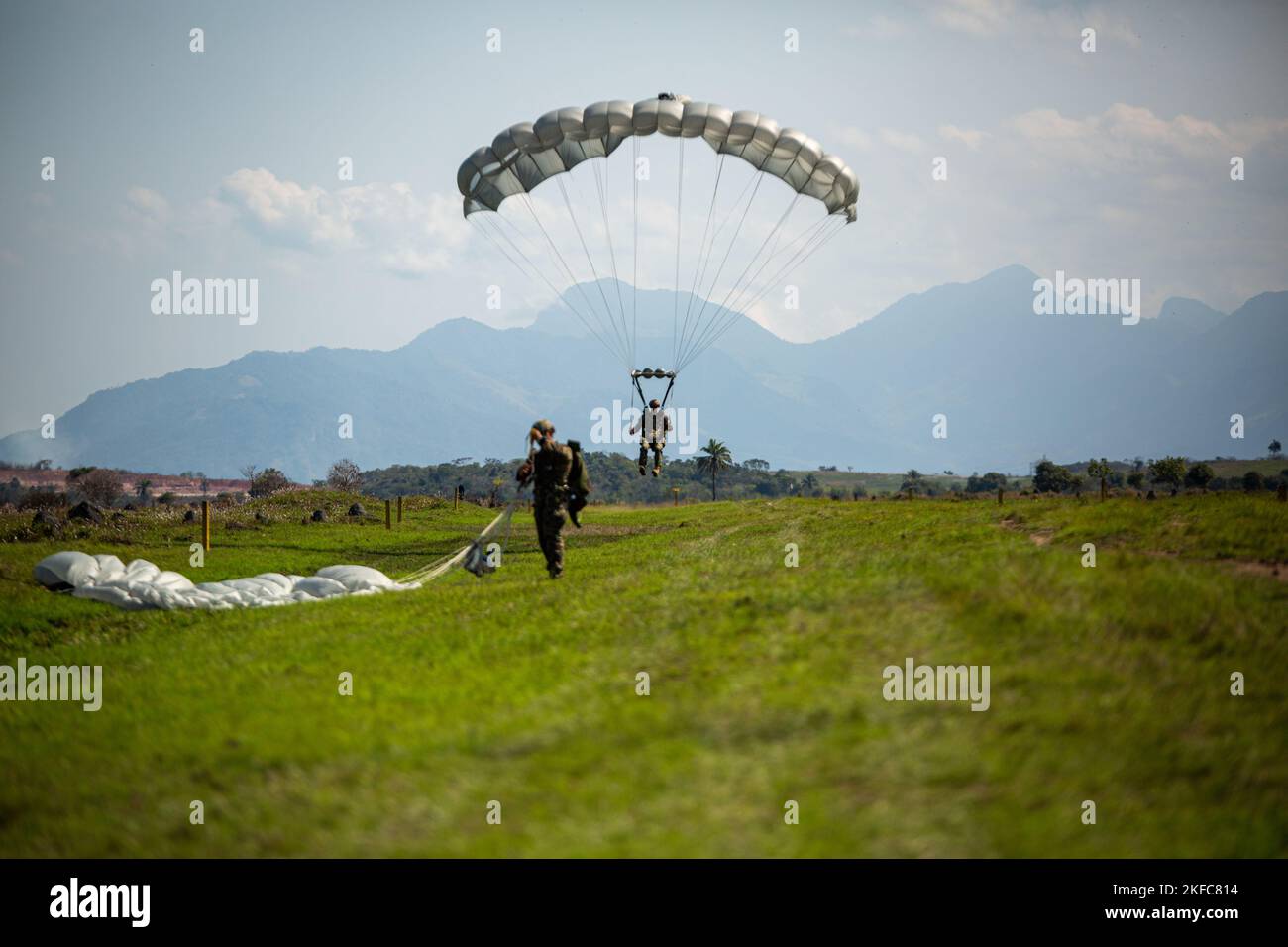 U.S. Marines with 3rd Force Reconnaissance Battalion land after ...