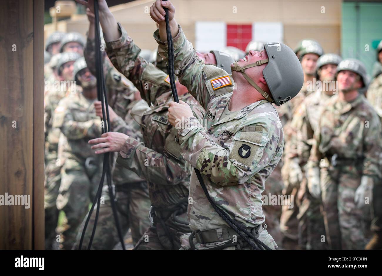 Rappel tower army hi-res stock photography and images - Alamy