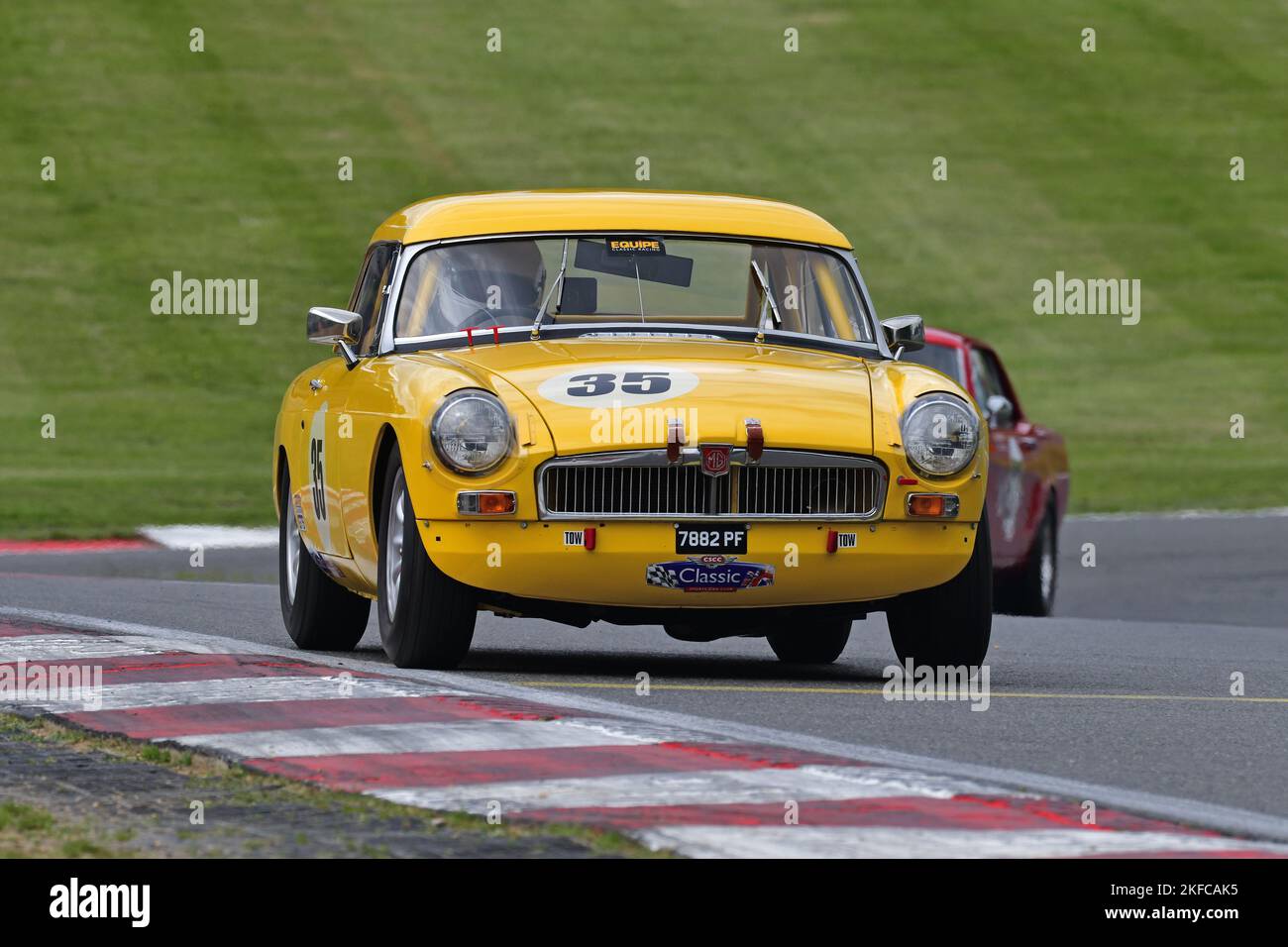 Tim Greenhill, MG B FIA, Equipe Libre, Equipe GTS, a forty minute race ...