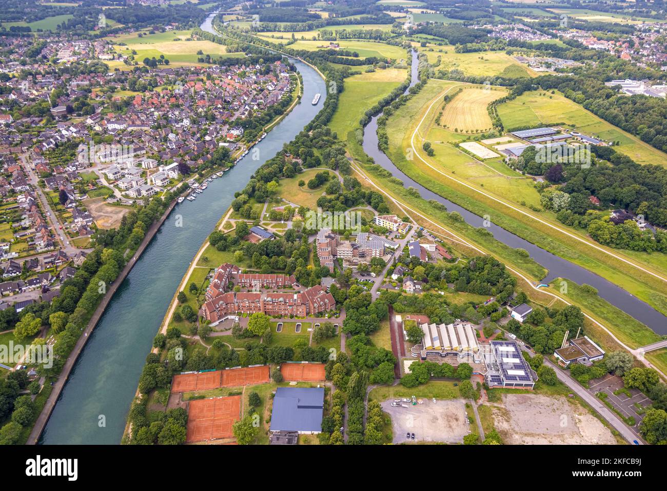 Aerial view, Bürgerpark Maria Lindenhof and evang. retirement center ...