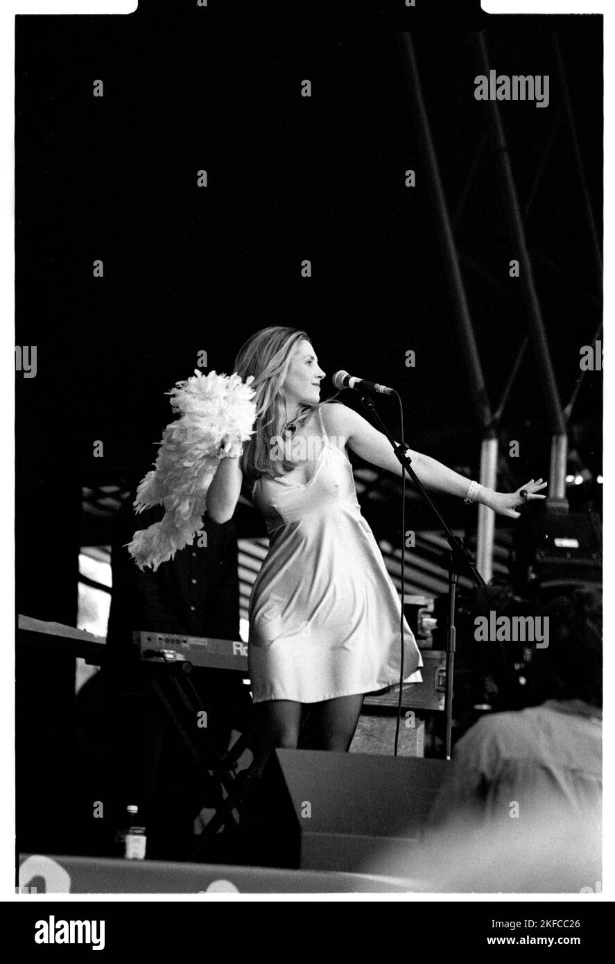 Singer Sarah Cracknell of Saint Etienne on the Pyramid Stage at ...