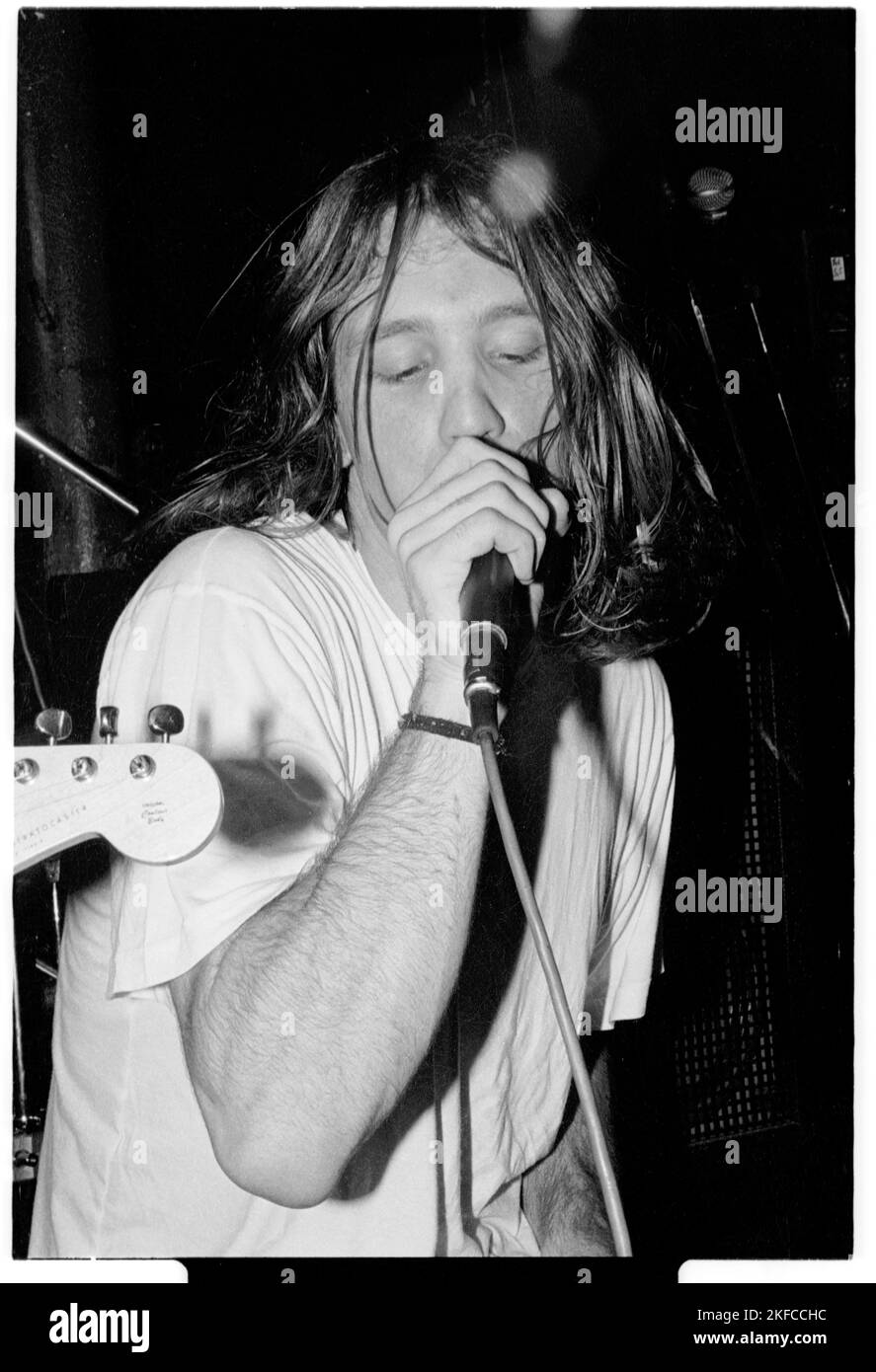 Singer Gary Stringer of Reef at the Fleece and Firkin, Bristol, England ...